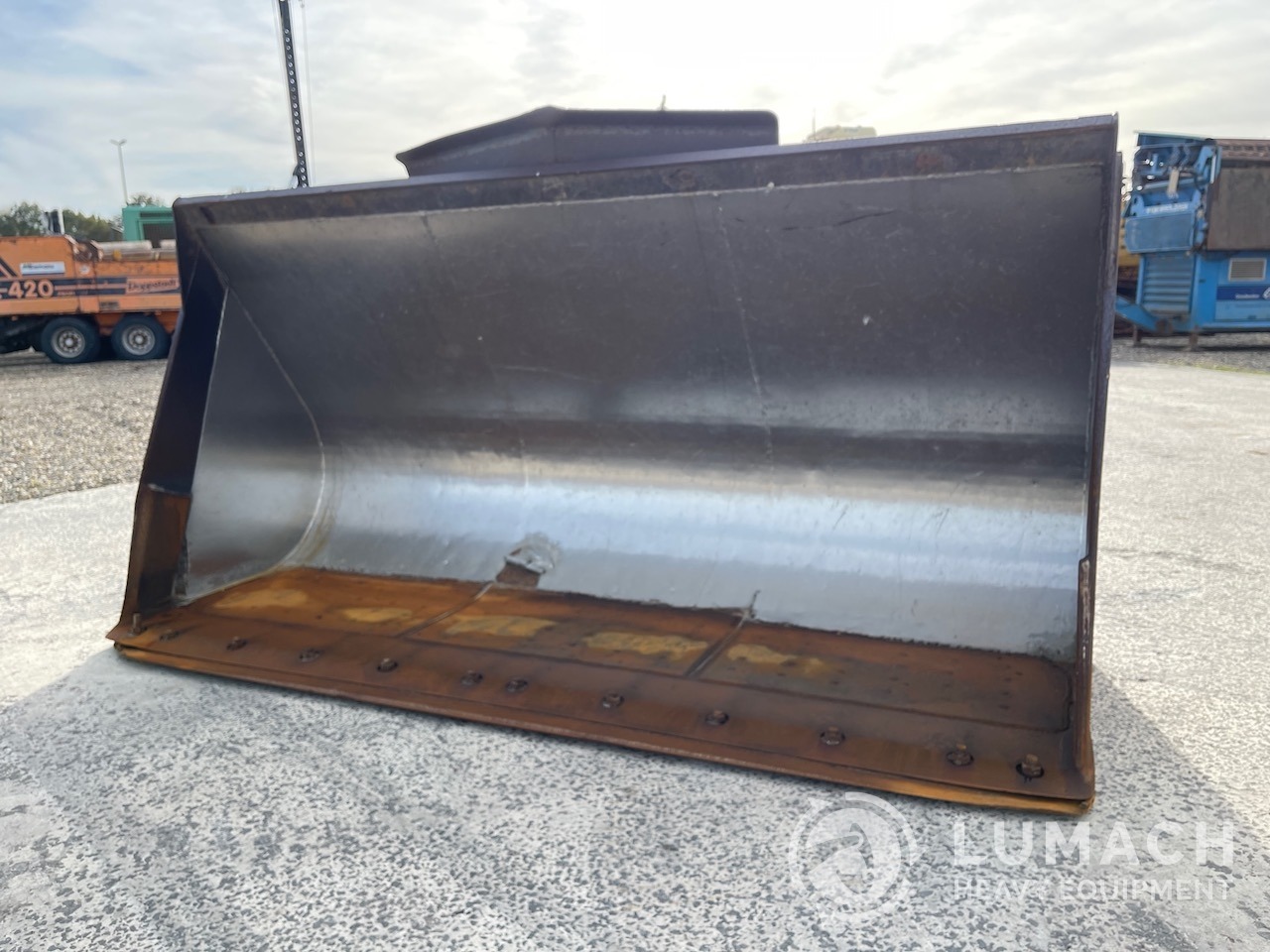 Volvo Loading bucket 316cm L150/L180 connection | Lumach